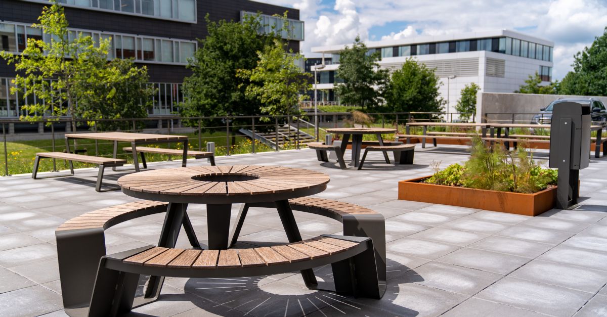 'Bamboeproducten geven kantoortuin NVM Utrecht duurzaam karakter'