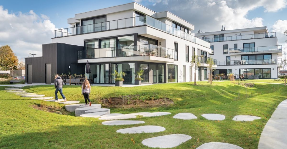 Druppelvormige stapstenen geven wadi's in Vlaams park een speels karakter