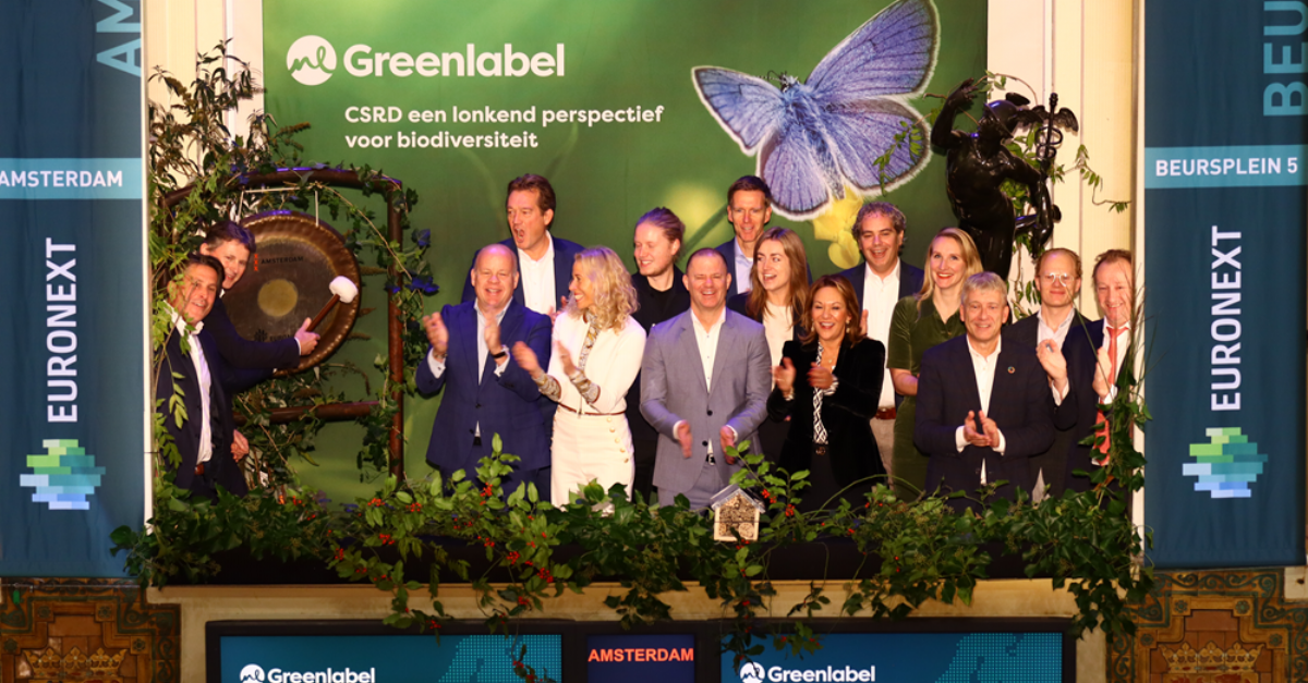 NL Greenlabel wijst op belang van biodiversiteit door het luiden van de gong op Euronext