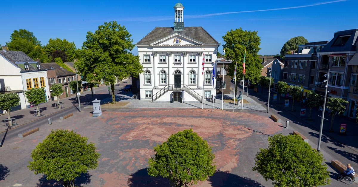 Kunstwerk met GeoRetron Privato-stenen op Van Gogh plein in Zundert