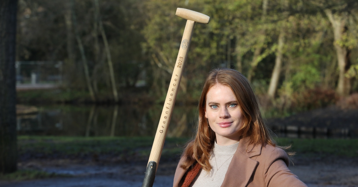 Greenfluencer-genomineerde Jessica den Outer krijgt politici en ...