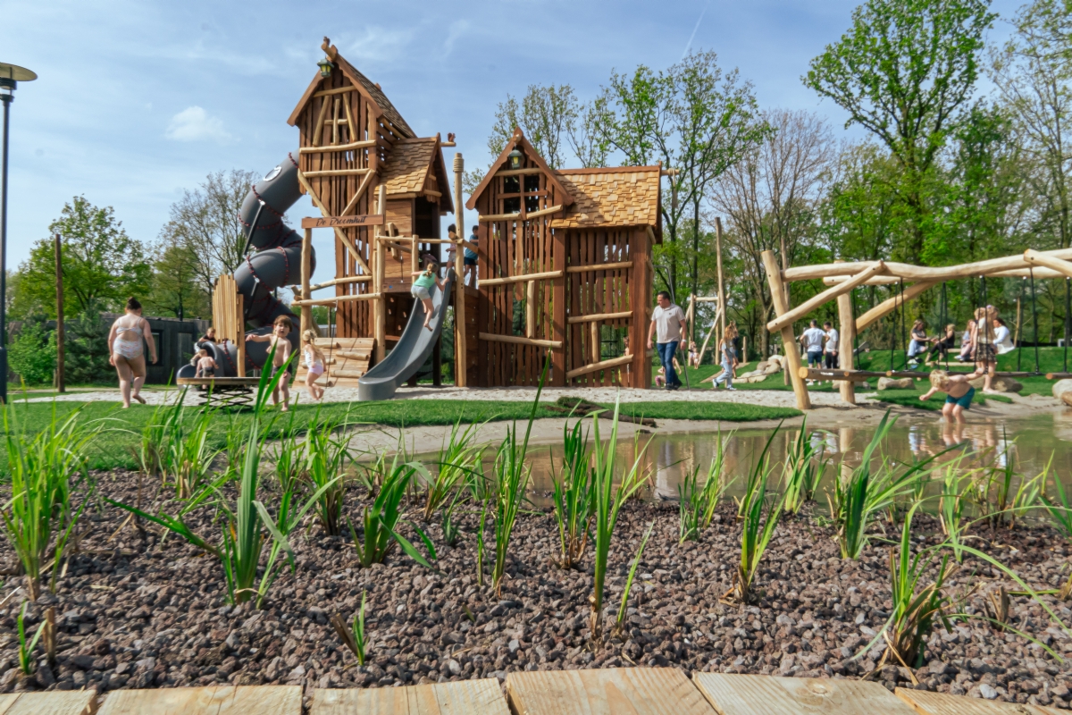 Charlie betovert kinderen met sprookjesachtig speelparadijs